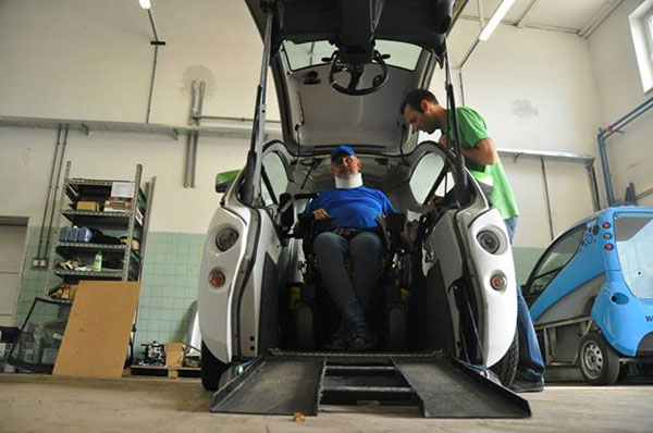 Elbee รถยนต์จิ๋วสำหรับผู้ใช้วีลแชร์